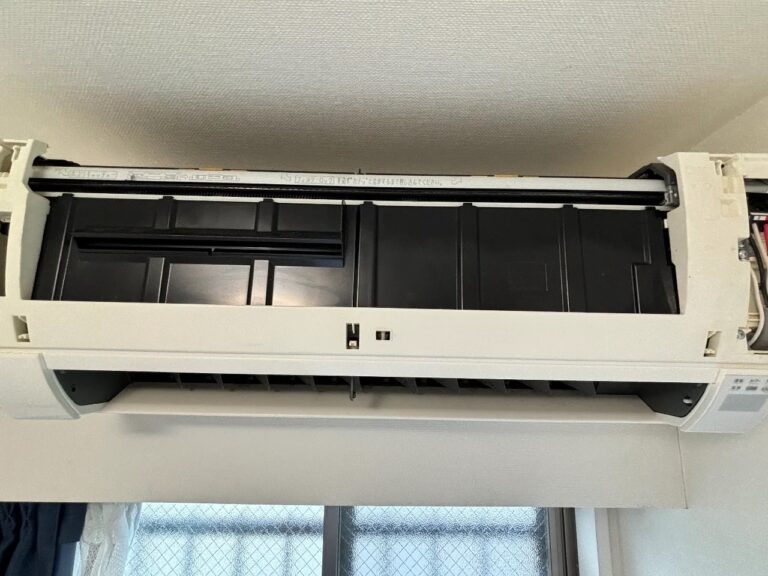 東京都世田谷区にて、エアコン使用時のアレルギーによる緊急即日対応！日立RAS-YX22Hの背抜き完全分解洗浄！ – 埼玉県草加市のエアコンクリーニング・ハウスクリーニング｜JETホームサービス